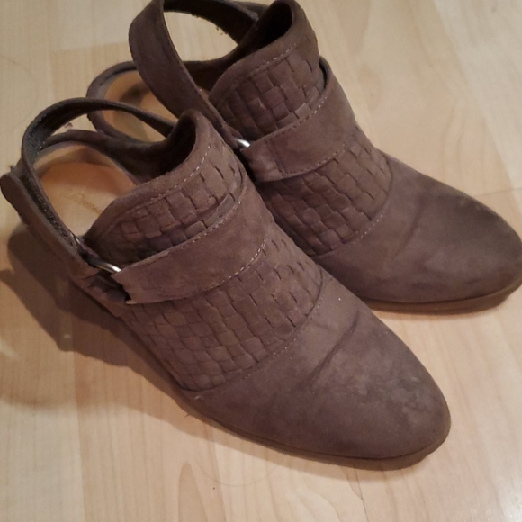 Universal Thread | Shoes | Booties | Poshmark